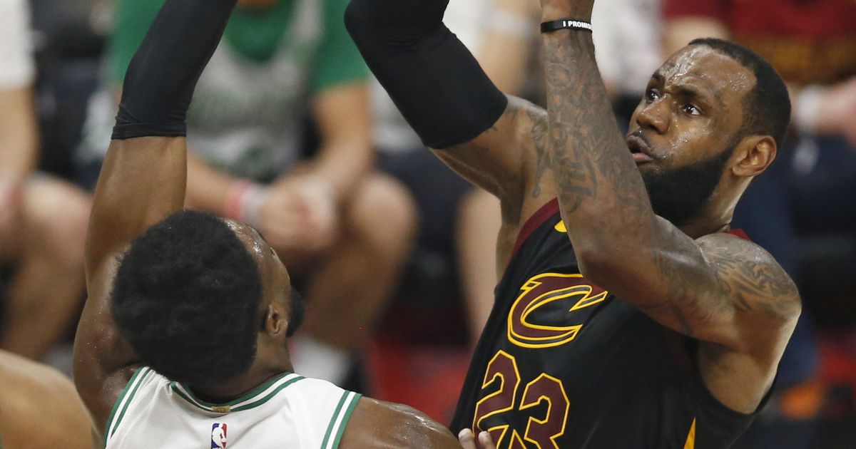 LeBron James, back in Boston, chases eighth straight trip to NBA Finals