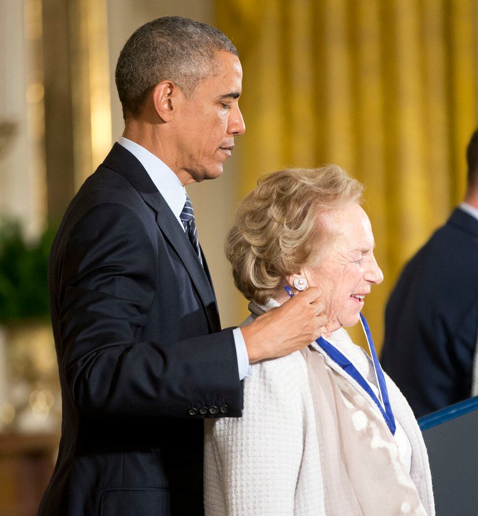 Obama awards Presidential Medal of Freedom to 18 - The Salt Lake Tribune