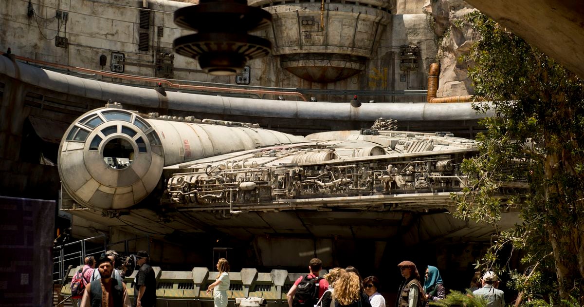 A Utah ‘Star Wars’ fanatic reviews Galaxy’s Edge: Fly the Falcon, try ...