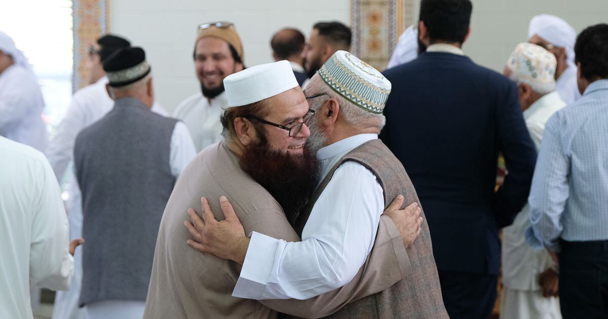 See photos: Utah Muslims mark end of Ramadan with prayers, hugs and smiles
