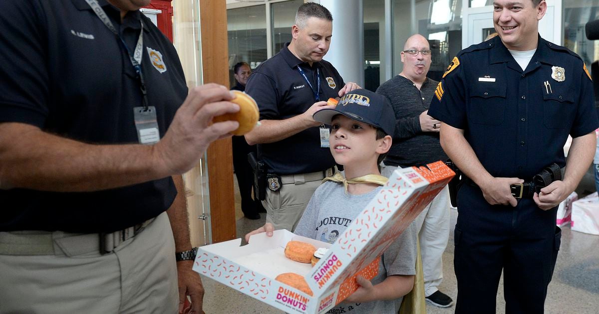 'Donut Boy' thanks Salt Lake area police officers with doughnuts