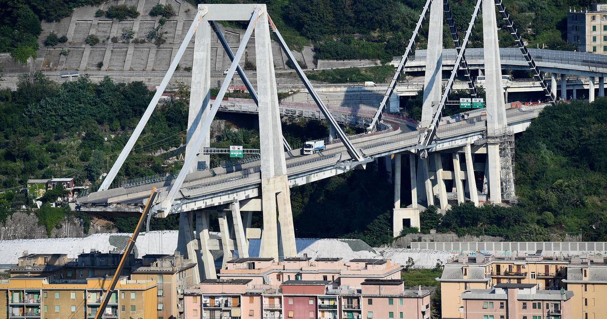Designer of collapsed Italian bridge warned in 1979 of risk of corrosion