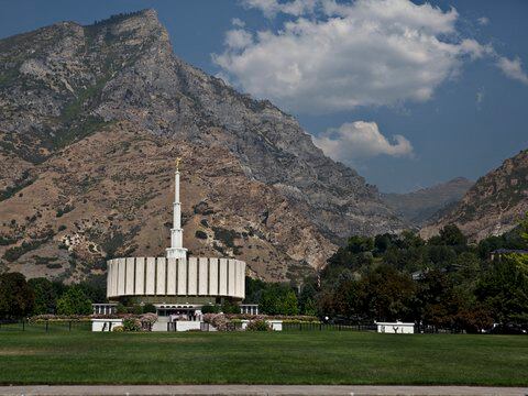 Salt Lake City’s Trolley Wing Co. comes home to roost after 10-year ...