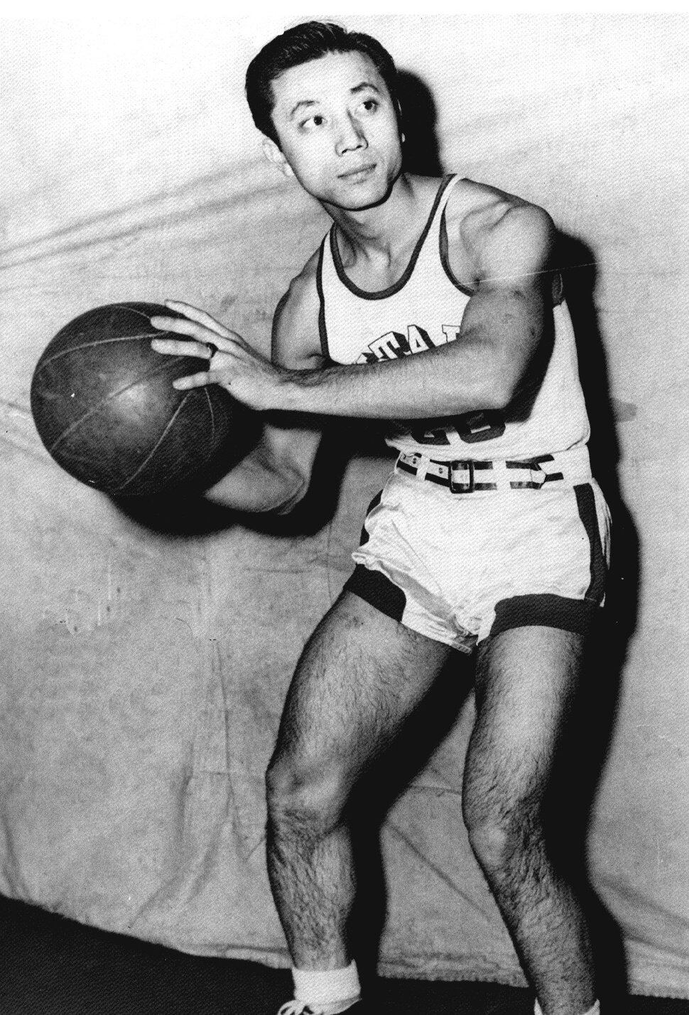 Utah’s Wat Misaka, Asian-American pioneer in both college and pro ...