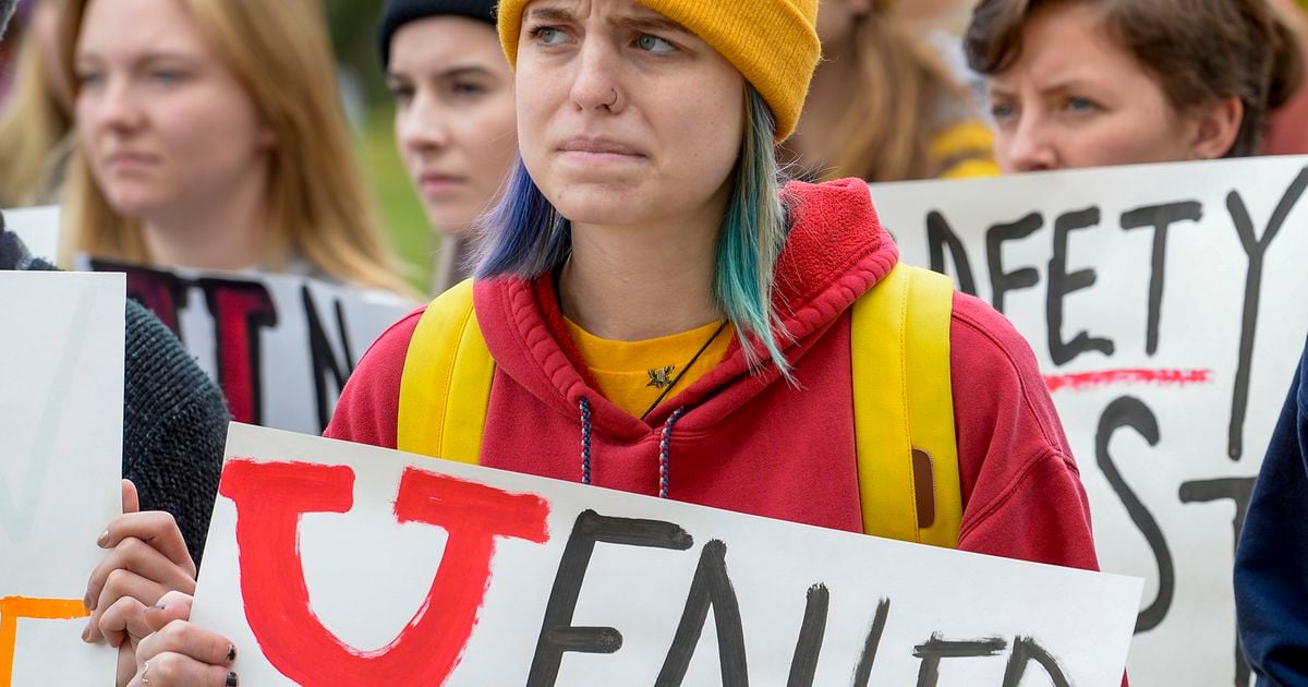 100 University of Utah students walk out of class in protest of how ...
