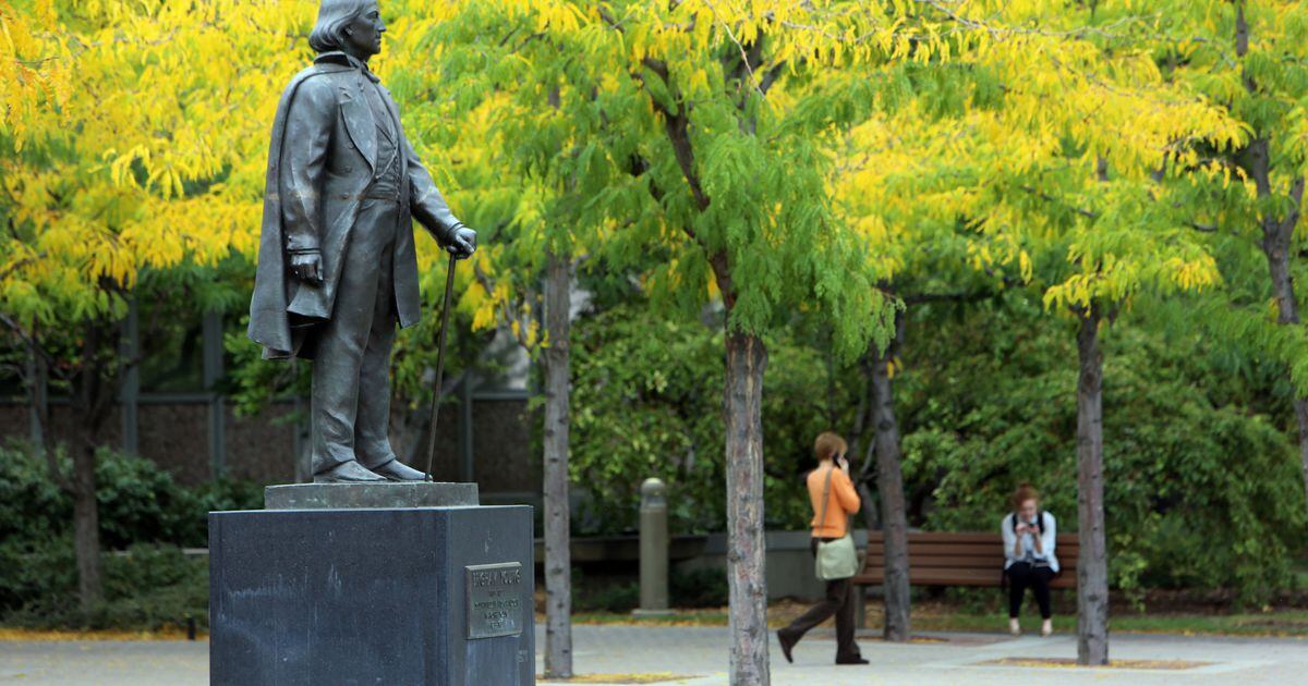 New Mormon curriculum divides scholars