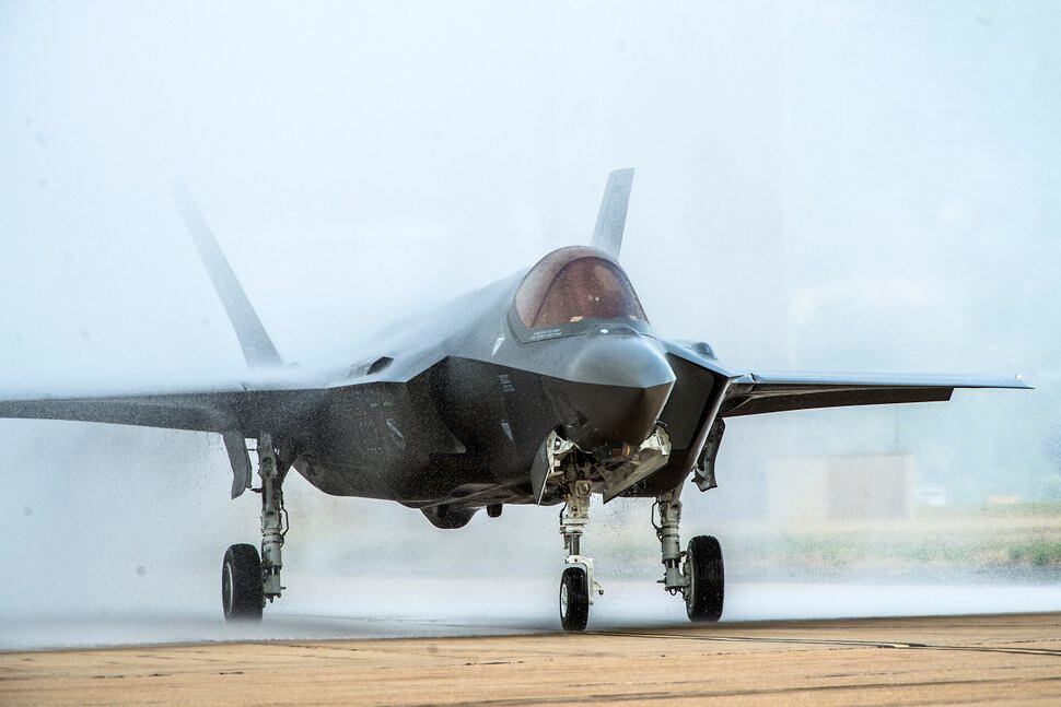 I flew America’s new fighter jet, an F-35, in a simulator and learned a ...