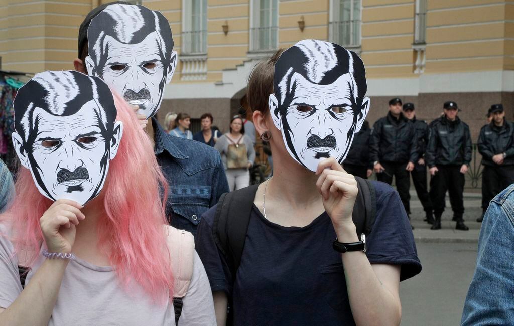 Big Brother 1984 Face