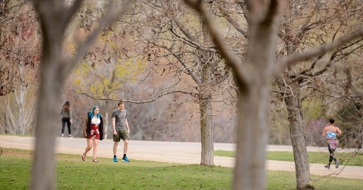 Hundreds of Utahns report social distancing violations using new hotline