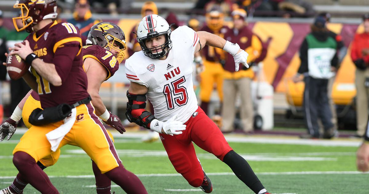 Northern Illinois defensive end Sutton Smith is the best college player ...