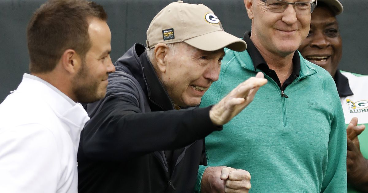 Bart Starr, powerhouse 1960s Green Bay quarterback, dies at 85