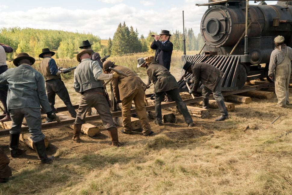 Who besides the Chinese and Irish built the transcontinental railroad ...