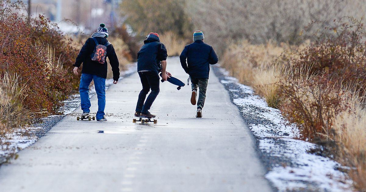 Morning snow gives way to sunny skies on Sunday and Monday