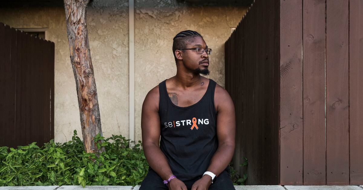 Las Vegas shooting hero Jonathan Smith struggled to leave his apartment ...