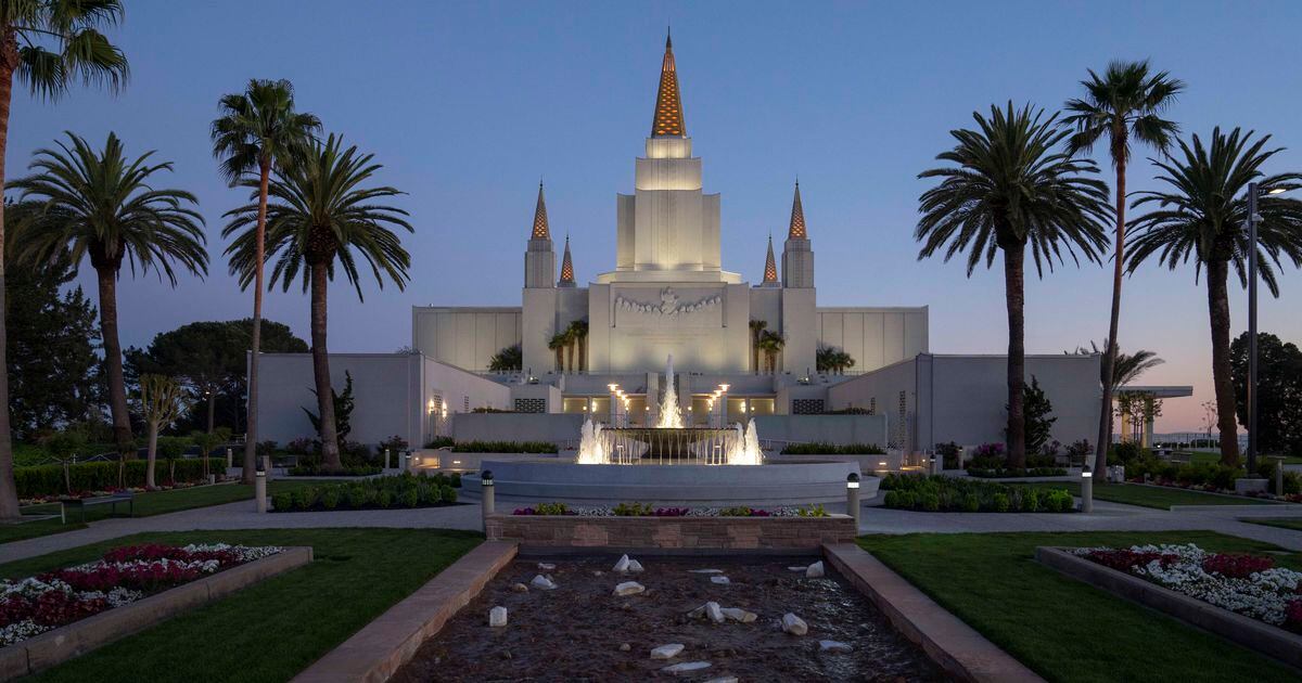 This week in Mormon Land: Round-the-world temple news, a boost for ...