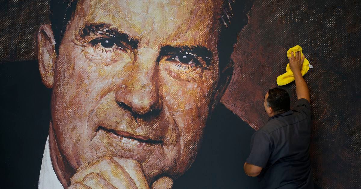 Jonathan Bernstein: Trump should learn from Nixon’s mistakes