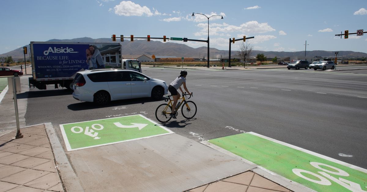 Utah has new unusual ‘bike boxes’ for its unusual intersections