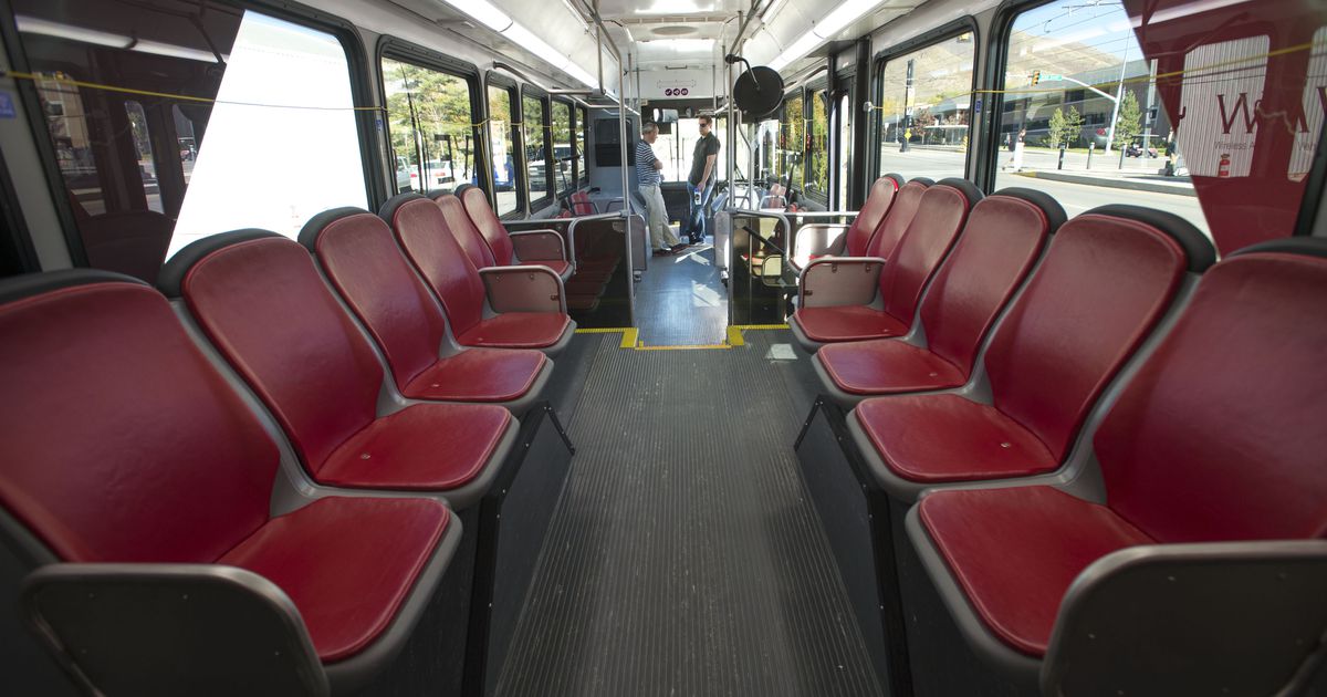 University of Utah electric bus runs on a wireless charge