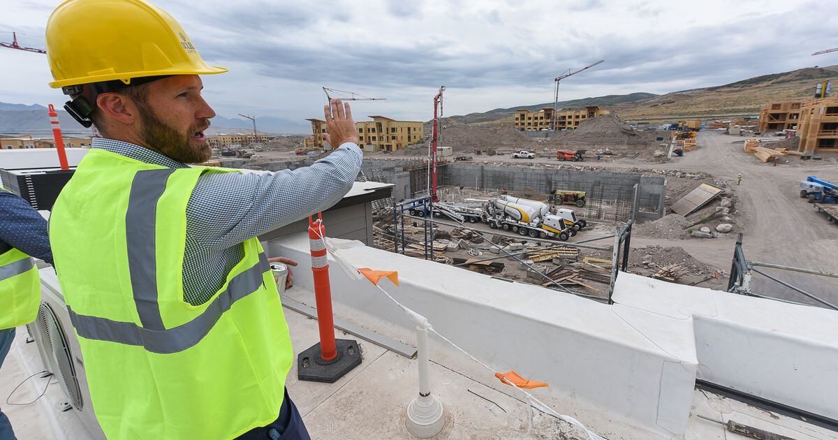 Salt Lake City to building developers: Go electric