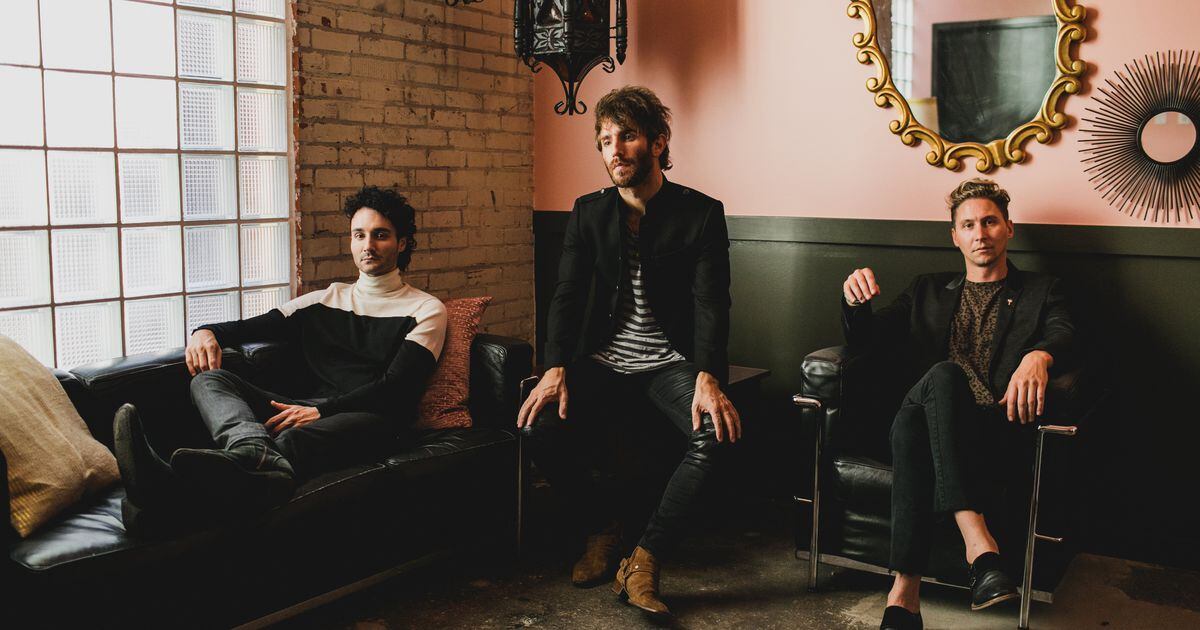Smallpools moves on from ‘Dreaming’ to ‘chilling’ in new EP ahead of ...