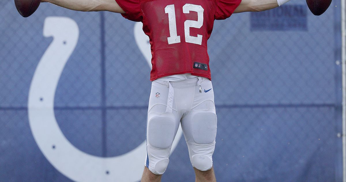 Luck, RG3 following different paths through NFL careers