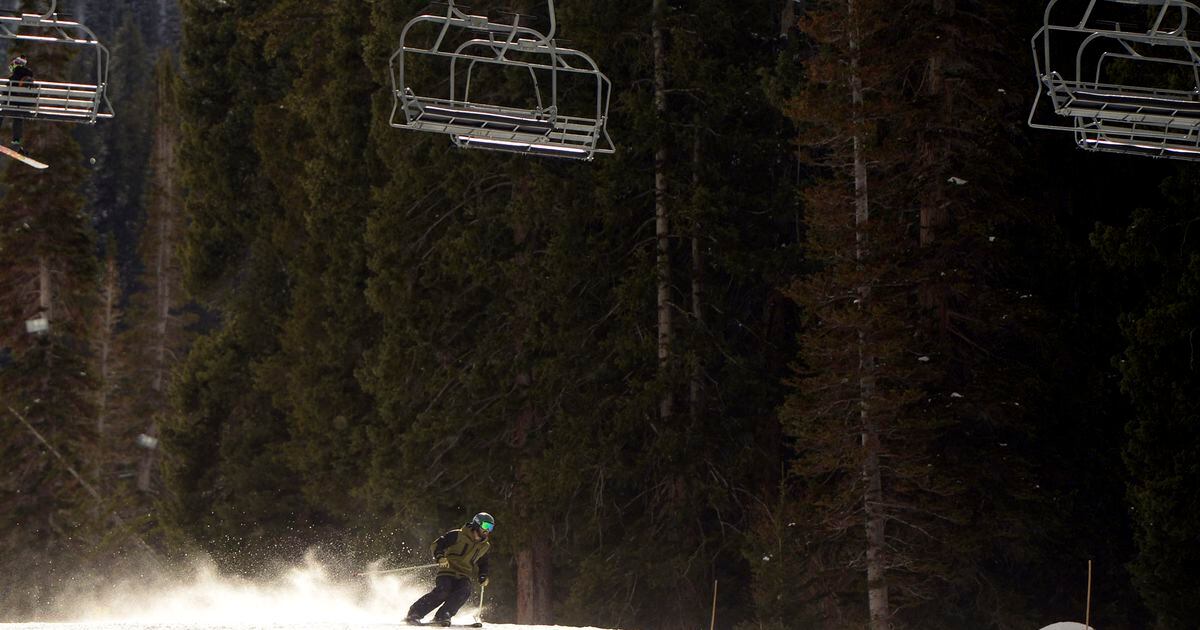Snowbird closes ski slopes because of Utah’s relatively high temperatures