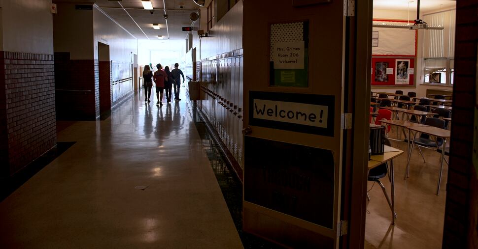 Community says farewell to 60-year-old West Jordan Middle School, which ...