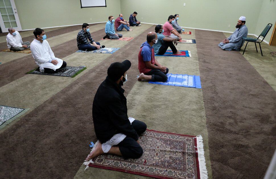 Utahns return to worship services - The Salt Lake Tribune