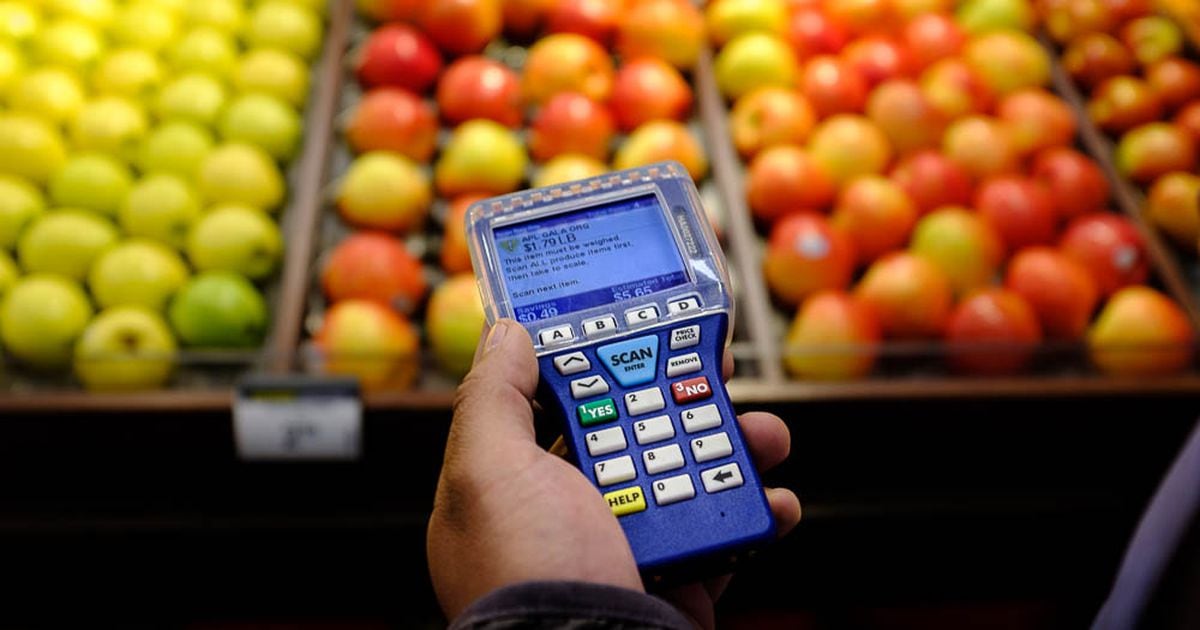 New portable grocery scanners are rolling out in Utah Smith’s stores